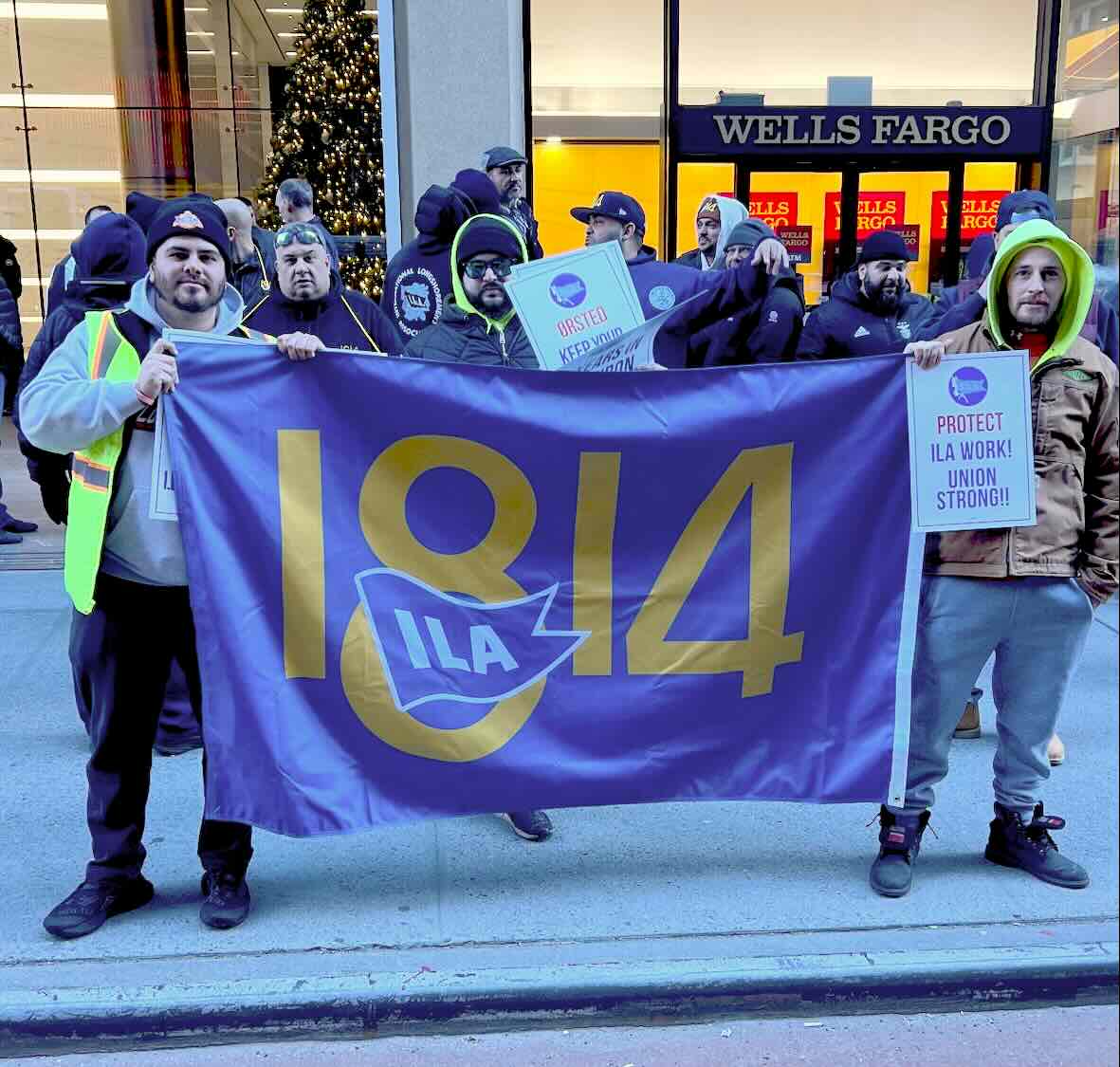 An army of ILA members arrive in the Big Apple in front of Ørsted ...