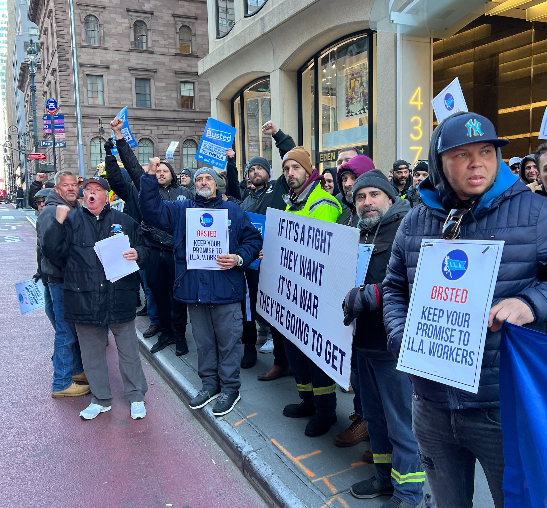 An army of ILA members arrive in the Big Apple in front of Ørsted ...